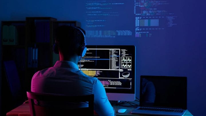 Swift AI Adoption in Coding: 3 Reasons Software Engineers Risk Obsolescence