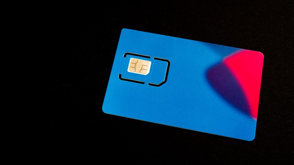eSIM vs Physical SIM: What’s the Real Difference in 2025?